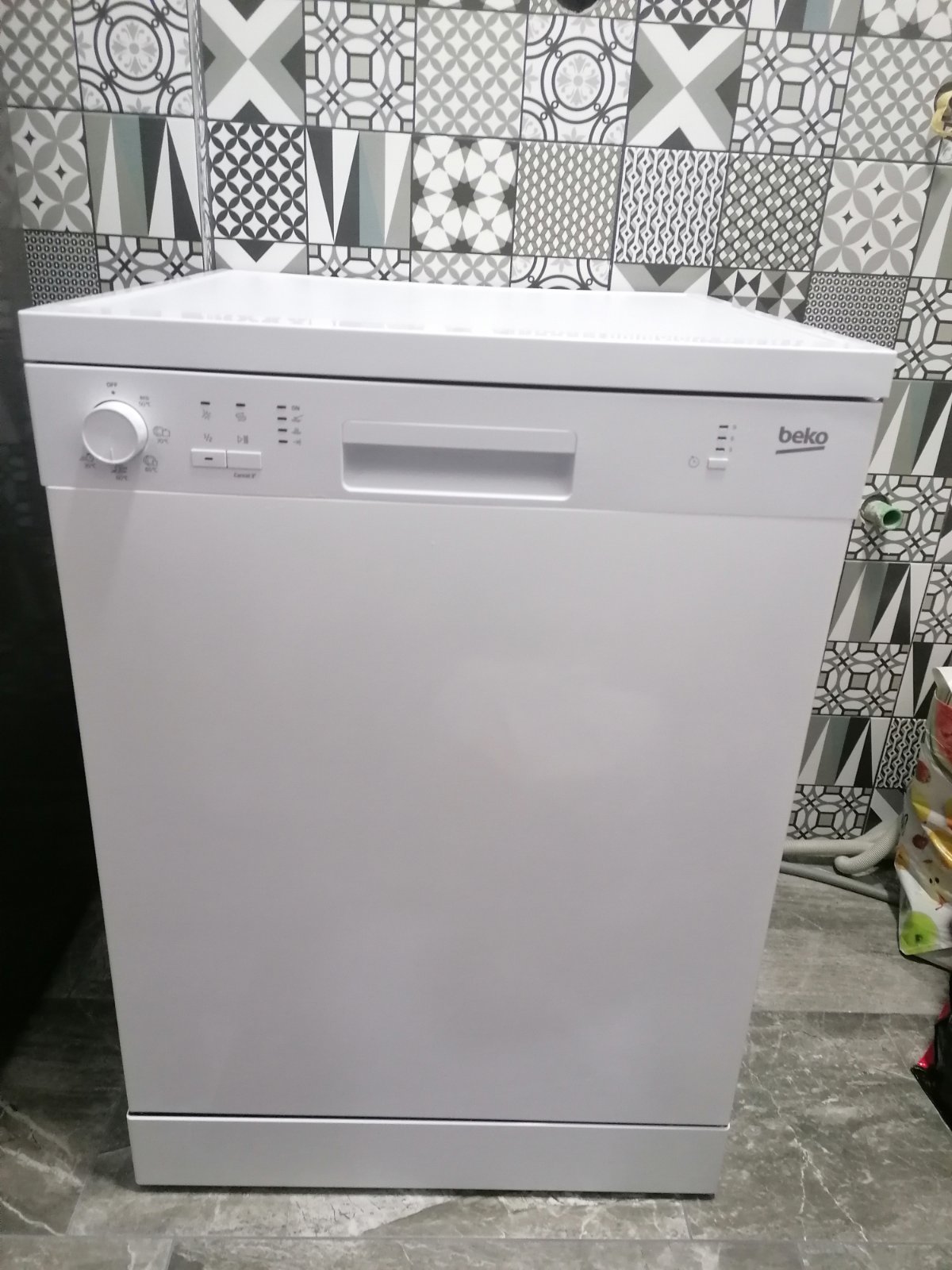 Mašina za suđe BEKO - BDBOX