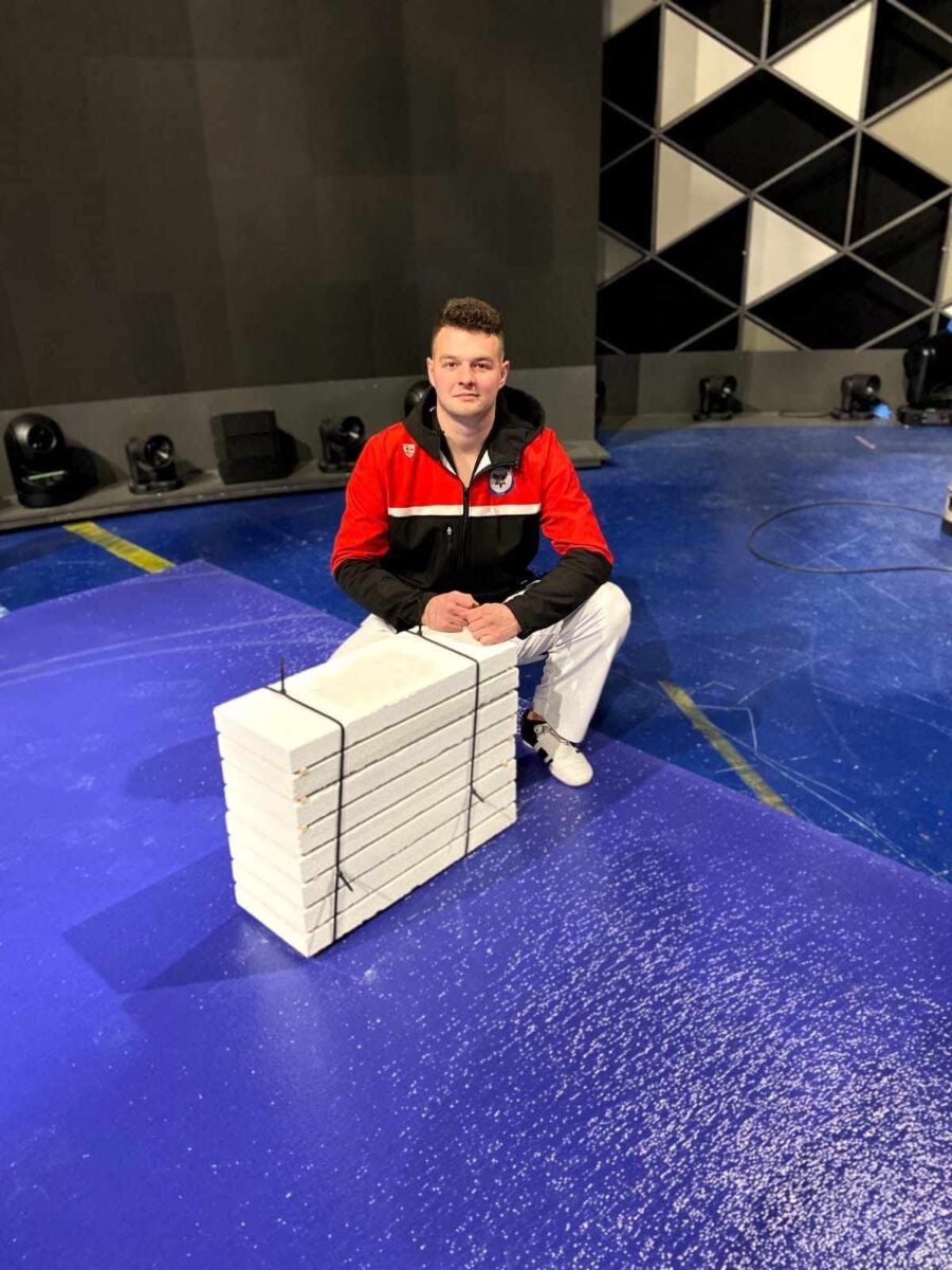 Belmin oborio Ginisov rekord: Glavom razbio 160 siporeks blokova (FOTO)