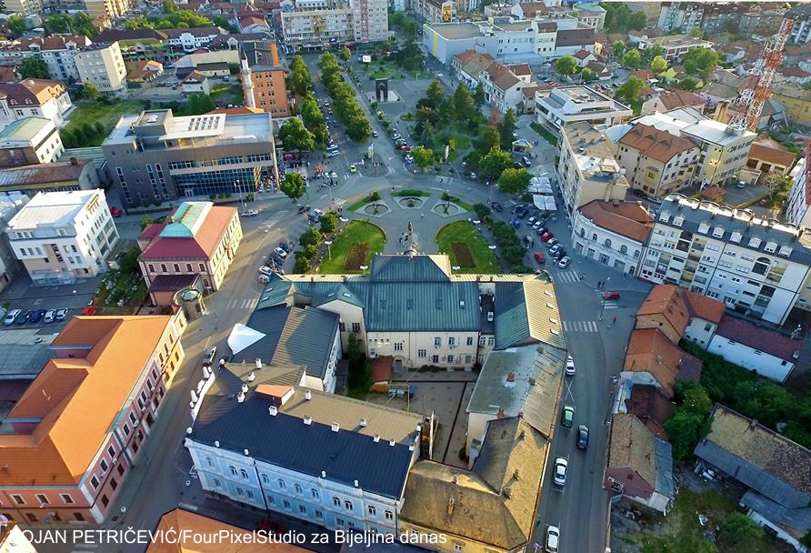 "Bijeljinsko korzo" u septembru na gradskom trgu