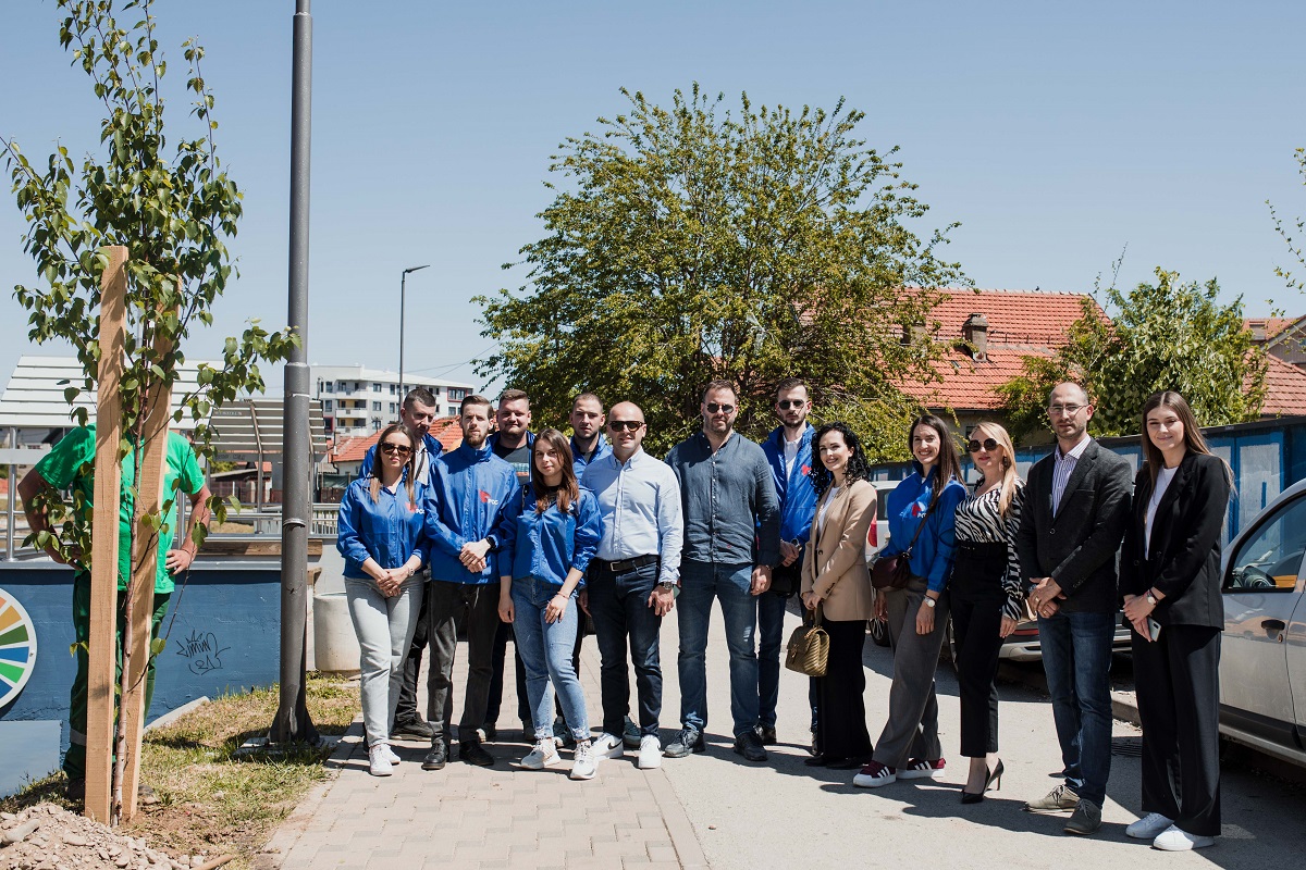 Omladinci RSS posadili breze u okviru akcije „April – mjesec čistoće“